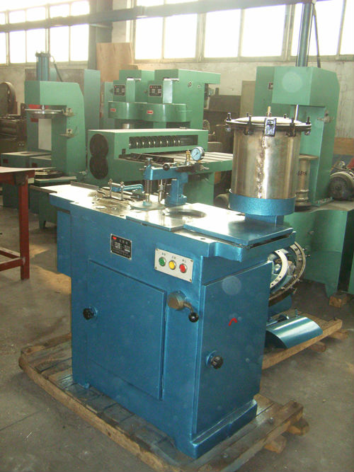 Compound Lining Machine - Buy Compound Lining Machine,Can Lining ...
