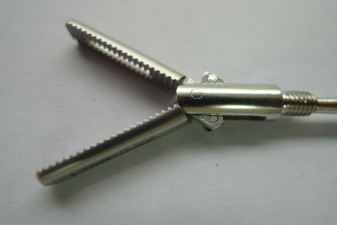 Disposable Laparoscopic Atraumatic Grasper With Ratchet - Buy ...